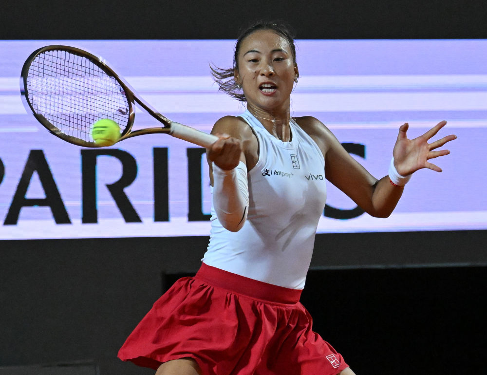 郑钦文“抢七”惜败高芙 无缘WTA1000罗马站决赛-新华网