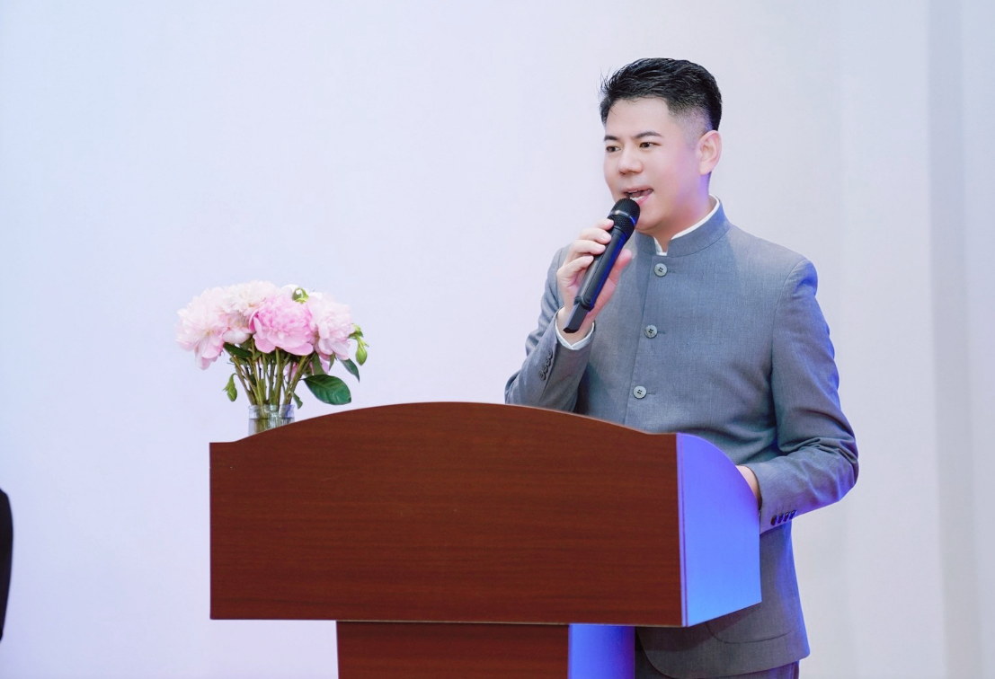 以国家标准立标杆 · 以AI智慧启新程 中国卓越绩效管理发展白皮书项目启动-新华网